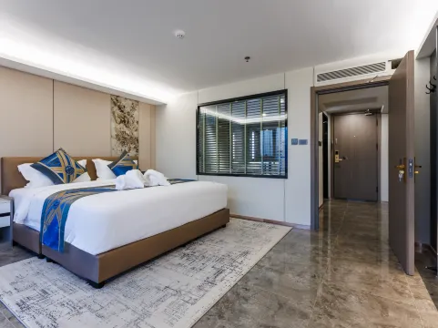 Swimming Pool/gym/laundry/daily Cleaning/daily Breakfast - Bangkok