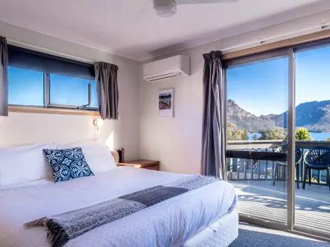 The Lookout - Coles Bay