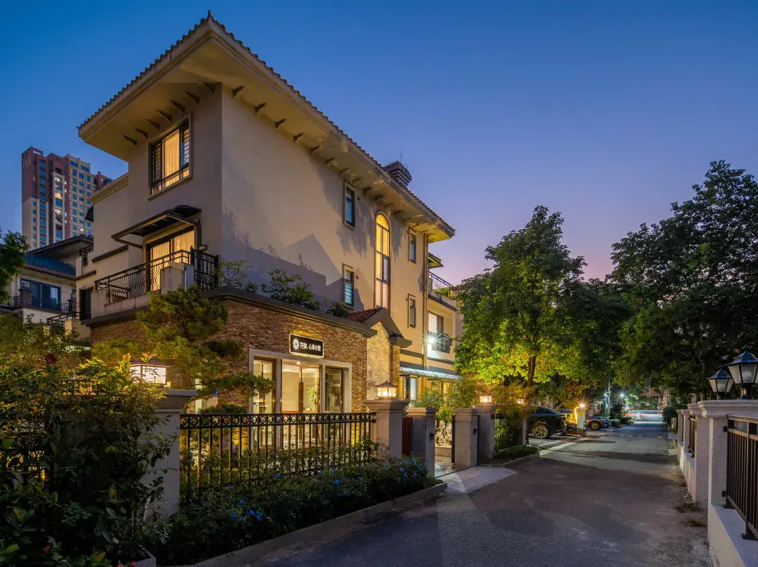 Floral Hotel·xin'an Courtyard - 惠州市