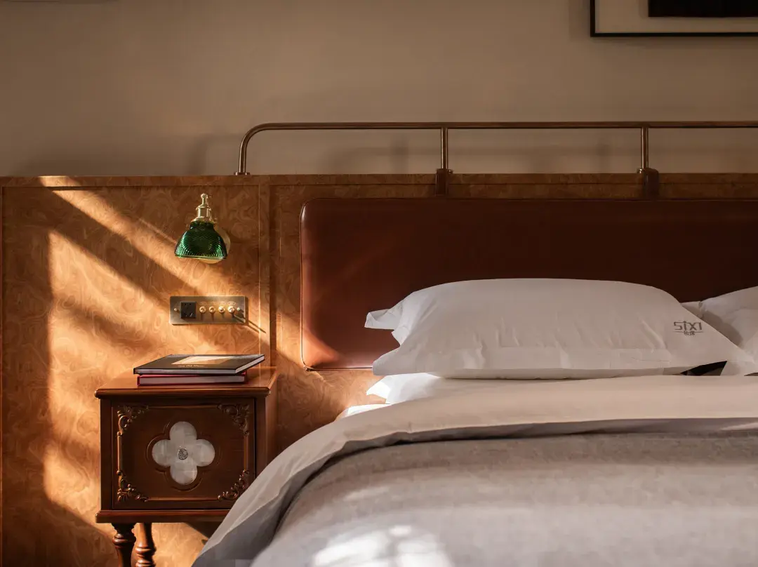 Sixi•dreamland Of Moonshine Club - Dali