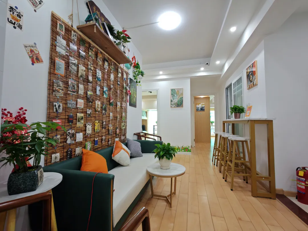 Qingfeng Burning Youth Hotel - Tin Shui Wai