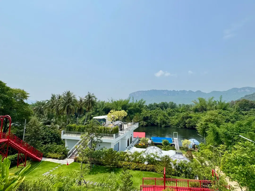 Thebest Capsule Resort - Kanchanaburi