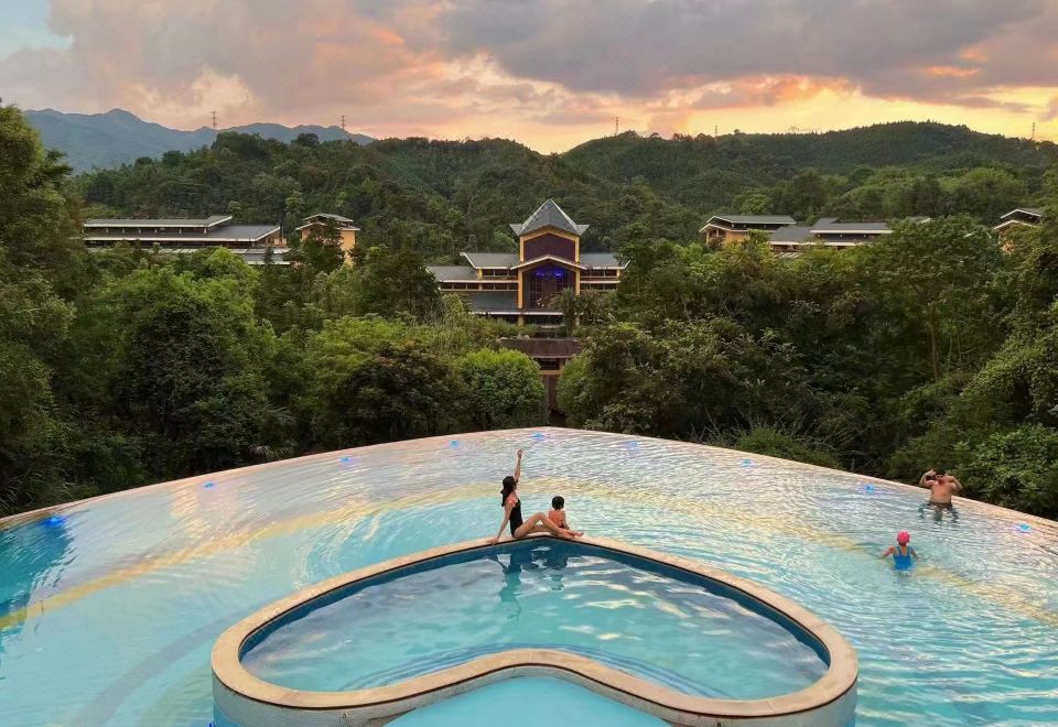 Longmen Dipai Hot Spring Resort(龙门地派温泉度假村), Longmen (Prices & Reviews ...