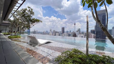Infinity Pool KL View Axon Residence Bukit Bintang by Iconique,Kuala ...