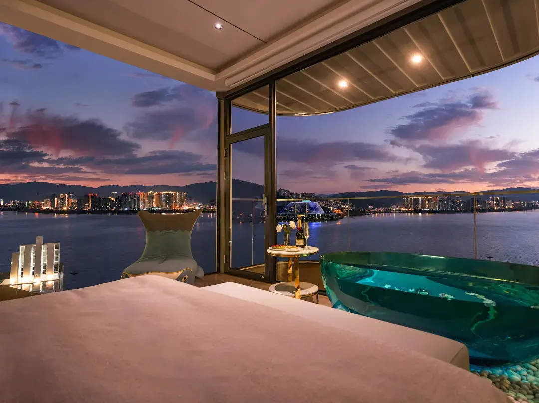 Dali Muhai Yangshan Space Capsule Cliff Seaview Hotel - Dali