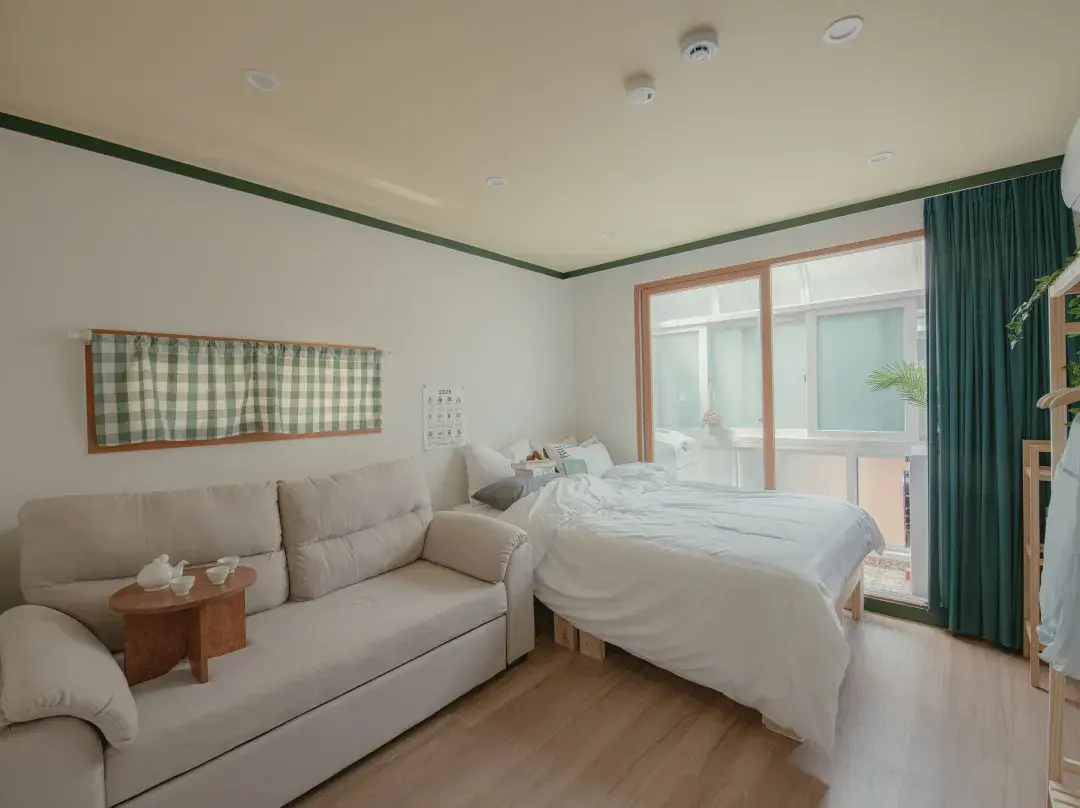 Romantic Rooftop House [Hongik University Station Exit 8] - ソウル