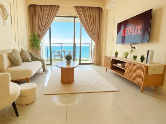 Danga Bay Vintage French 3br6pax Balcony Seaview - Johor Bahru