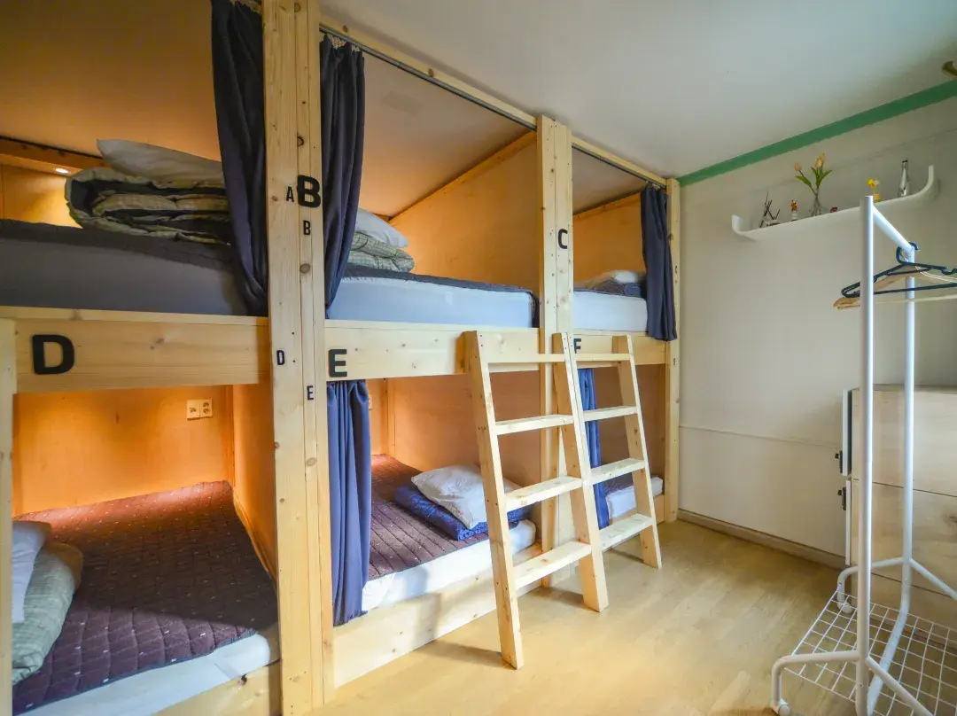 Seoul Papa House_capsule Wood Bed - Seoul