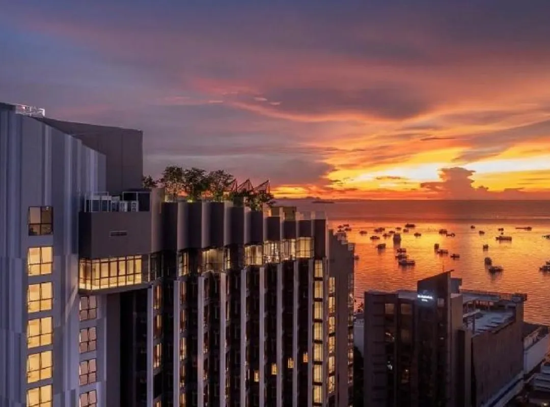 The Base Central Pattaya By Tai Youzai - Jomtien