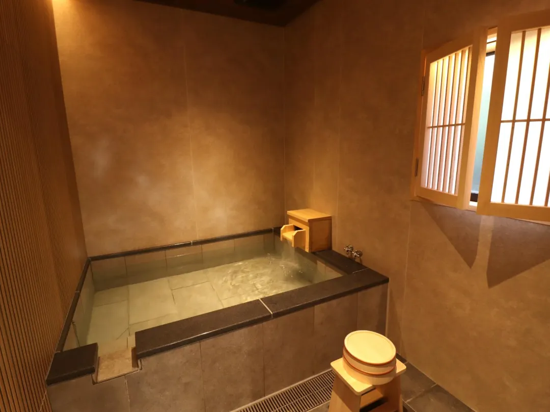 Yufuin / Lake Kinrin Onsen -Hibiki- - 유후인초 가와카미