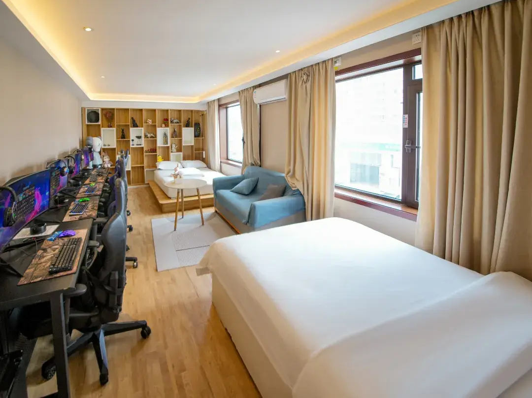 Capybara Esports Movie Hotel ) - Qingdao