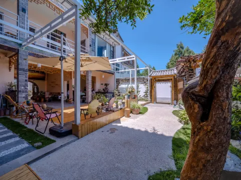 Dali Restaurant Yucheng Garden Secret Land Log Wind Leisure Resort Homestay - Dali