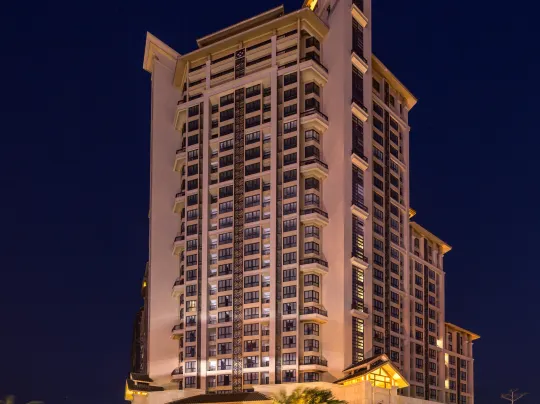 21° Holiday Hotel - 