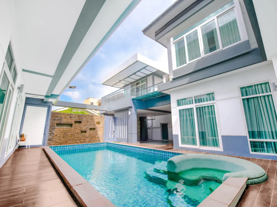 Luxury Pure Modern Pool Villa 5bed Nr Bts|central - Bangkok