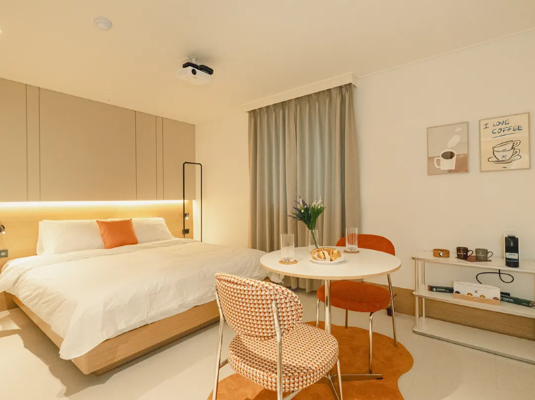 Guri Hotel Down - Guri
