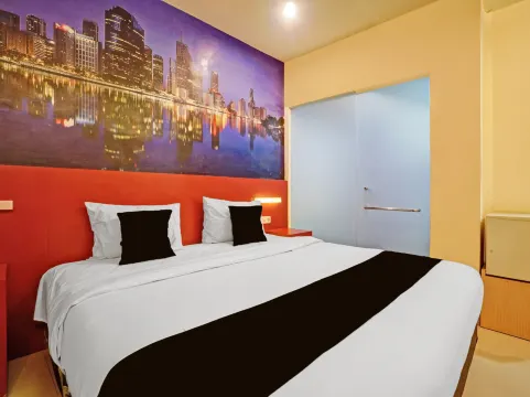 Townhouse Oak Malang Near Itn Malang Formerly Fariz Hotel Singosari - Malang