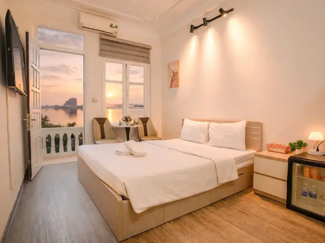 Sun Westlake View & Balcony Homestay - 河內