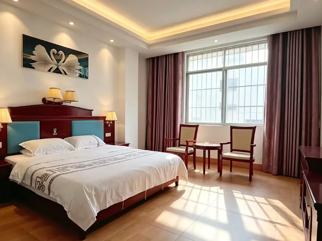 Baise Huatong Business Hotel - Baise