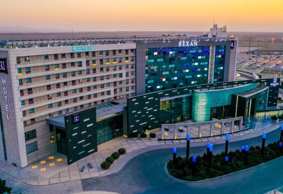 Remis Hotel 솔직 후기 공항 접근성 최고! 이 가격 실화?