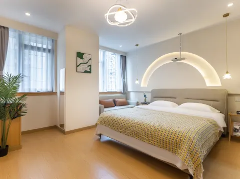 White Elephant Pick-up B&b - Chongqing