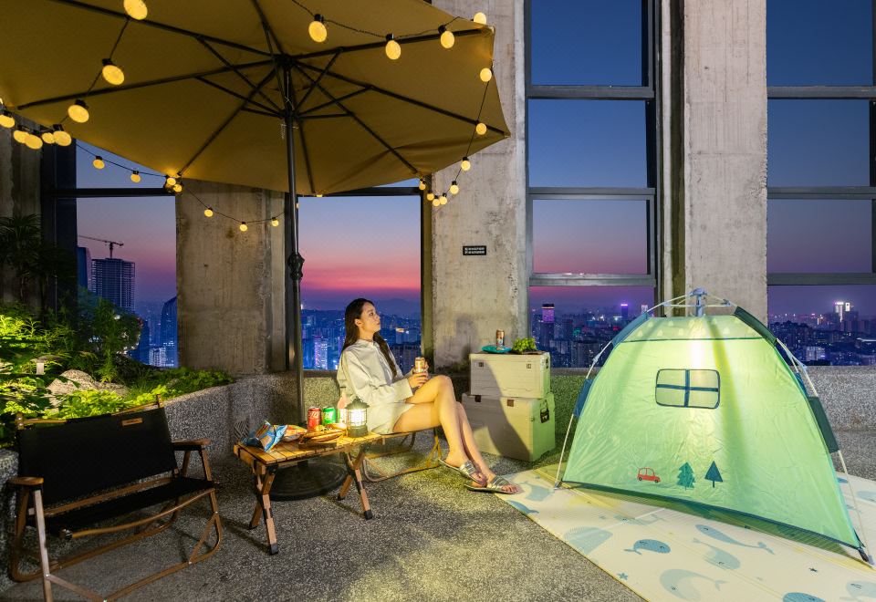 Youshe S · High Altitude Garden Hotel (Chongqing Guanyinqiao Pedestrian ...