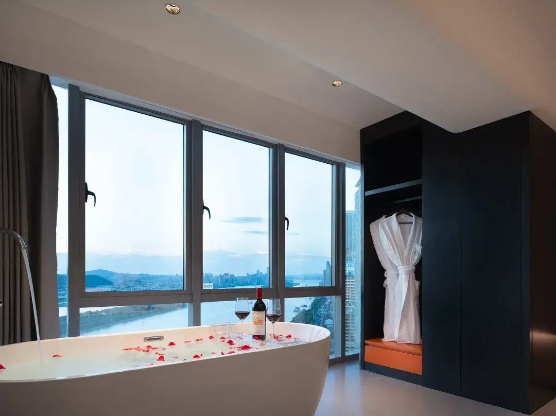 Meiao Gaokong Riverview Hotel - Changsha