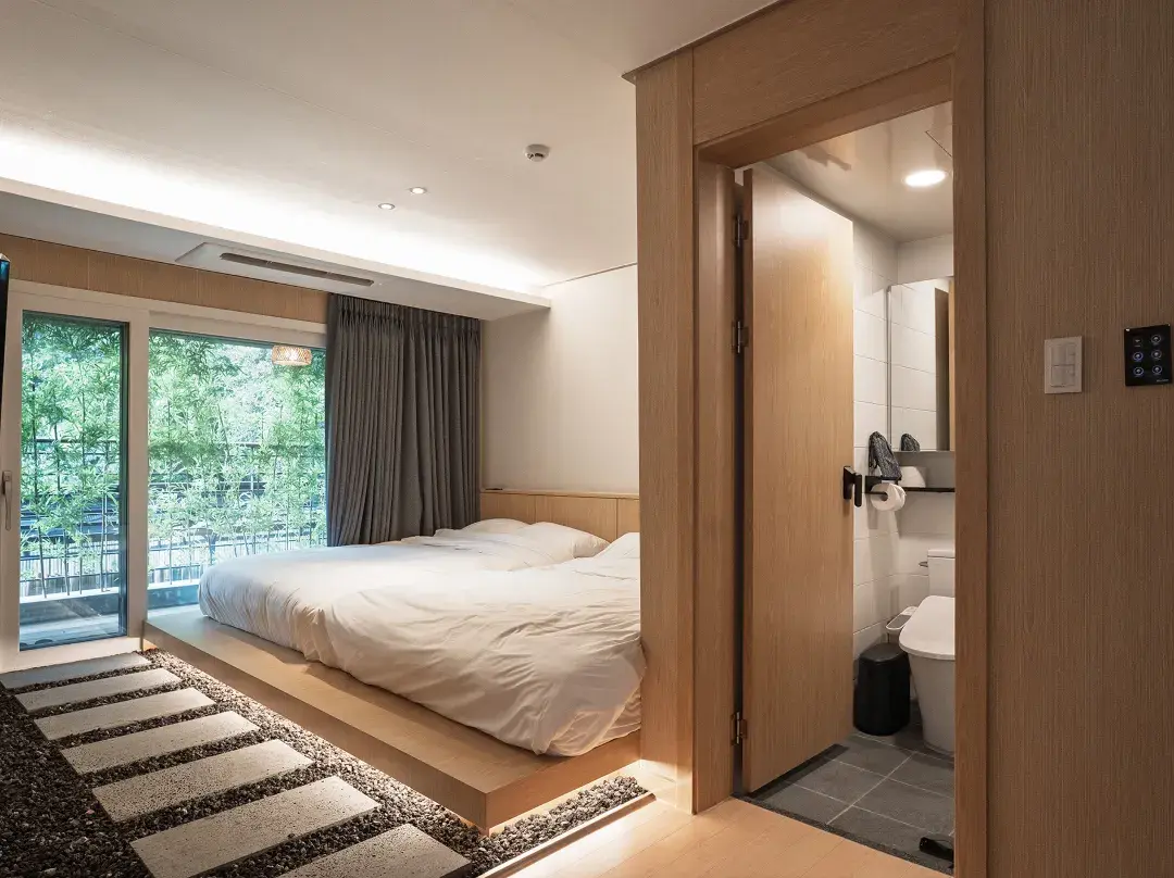 Floating Whale Gapyeong Pool Villas Spa Resort - 남양주시