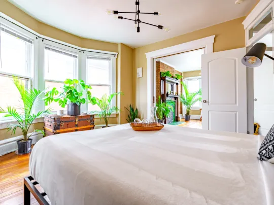 Short North - Convention - King Bed - Parking Free - Grove City, OH