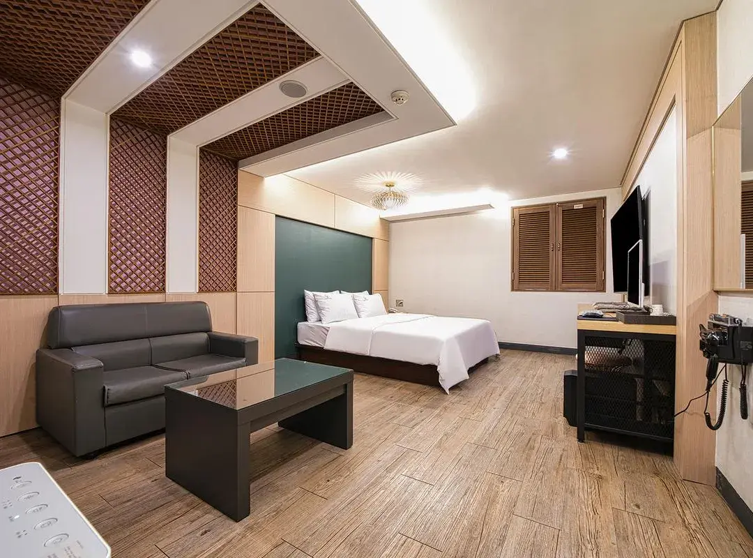 Hwaseong World Tourist Hotel - Pyeongtaek-si