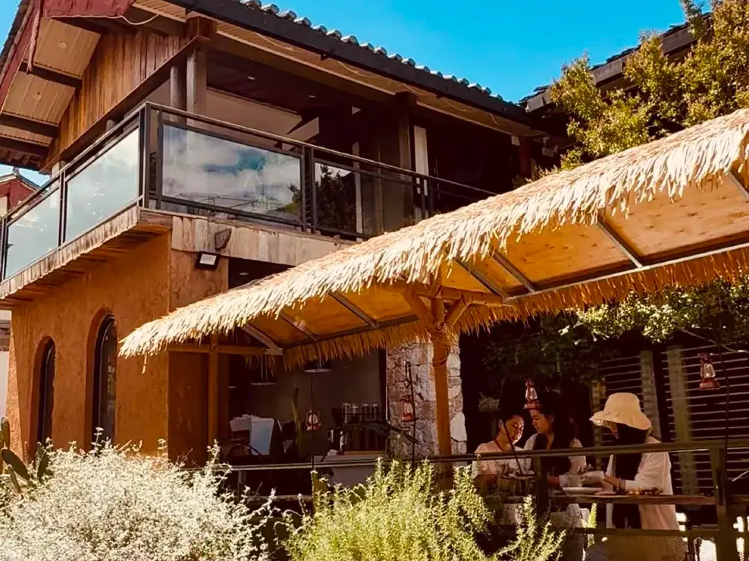 Chuye · Hearthside Tea Brewing · Cafecoco Designer Luxury Retreat - Lijiang