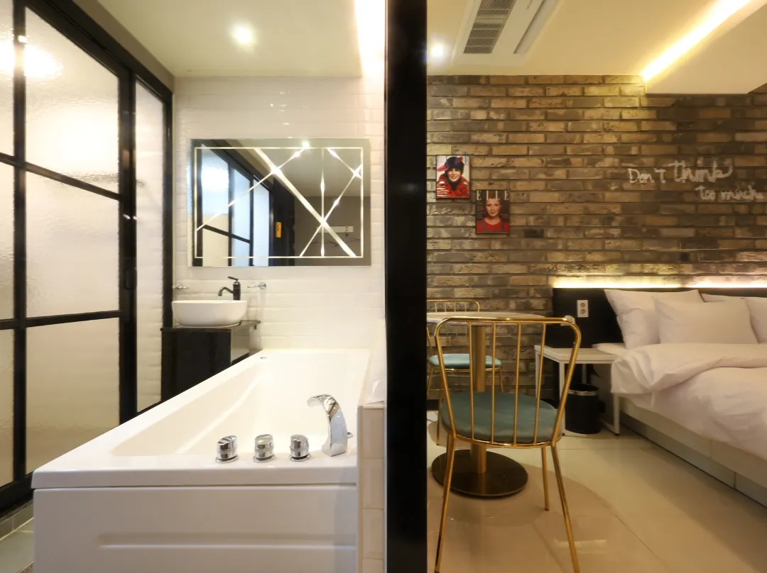 Hotel Kkulbam Stay - Namhae-gun