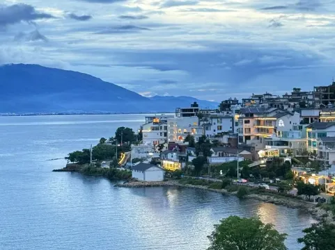 Dali · Coastal Warm Residence Light Luxury Homestay - Dali