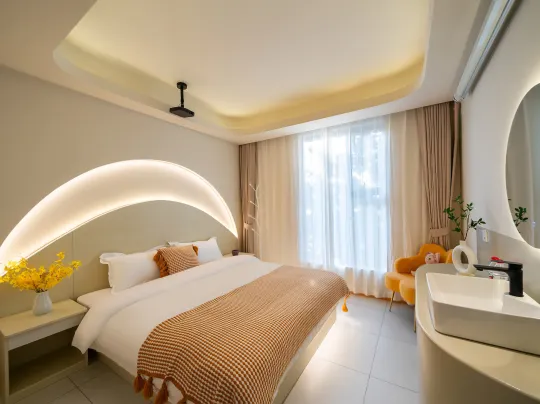 Shanghai Cream Style Designer Hotel - Shanghai