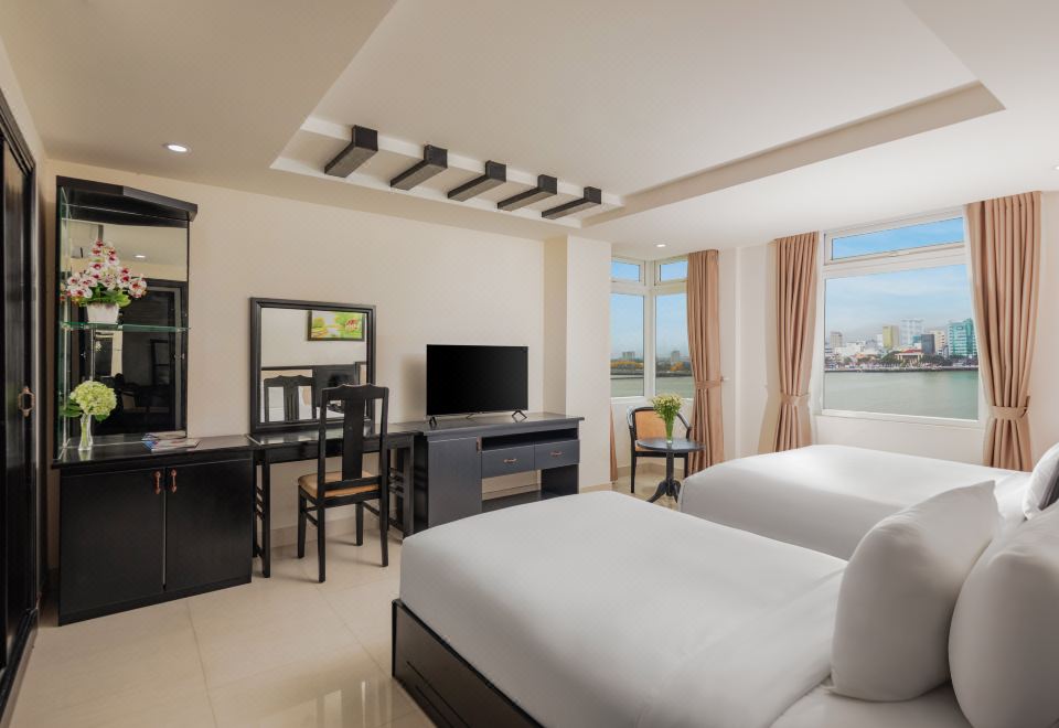 Kay Hotel Han Riverfront (Đà Nẵng), Giá Cập Nhật 2026, Ưu Đãi & Đánh ...