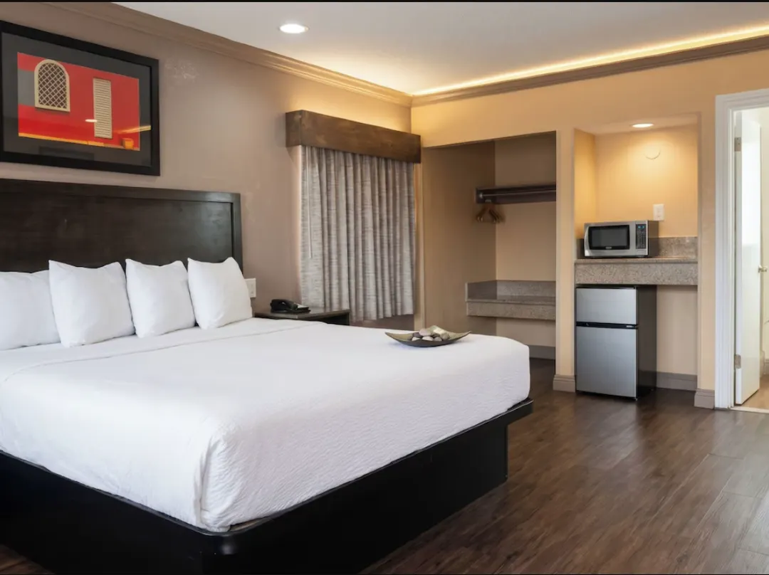Om Park Inn And Suites El Cajon Near San Diego - El Cajon, CA