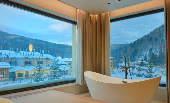 Xuehanxi Store in Xuexiang (Xuexiang Scenic Area Store)(兰亭雪瀚玺店（雪乡景区店 ...