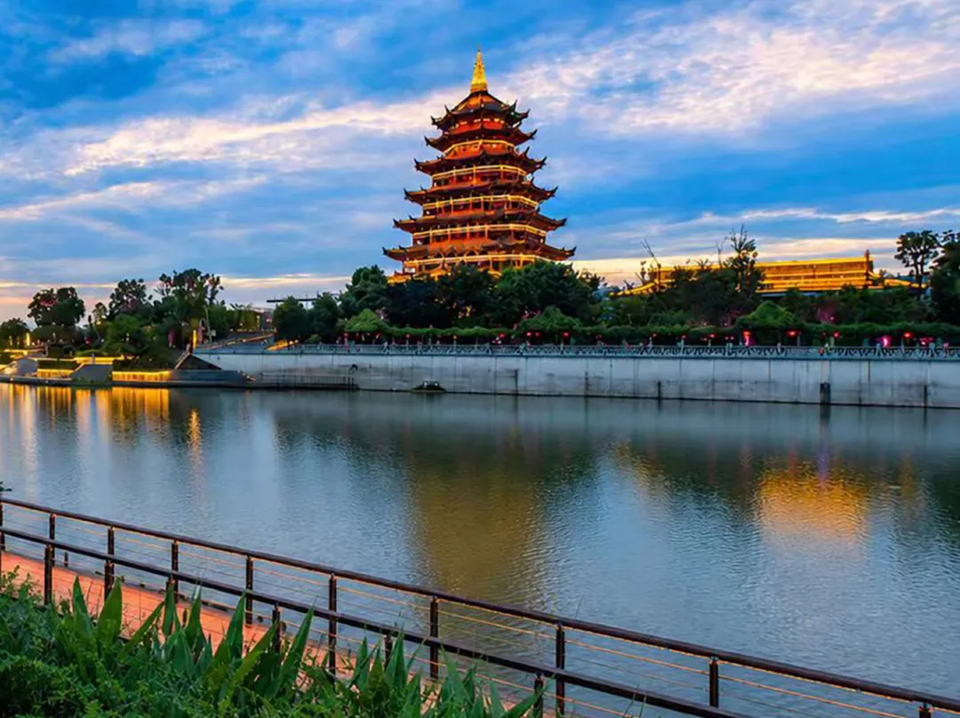 Shenxiangtang Riverview Art Hotel - Suining