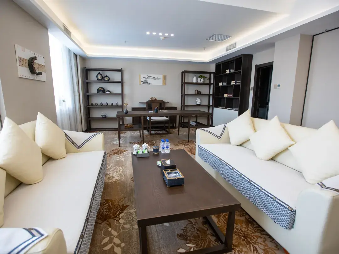 Baicheng Hotel - Baicheng