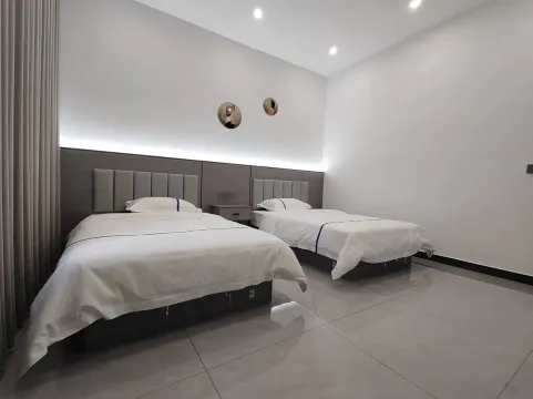 Shancheng Courtyard - Tongren