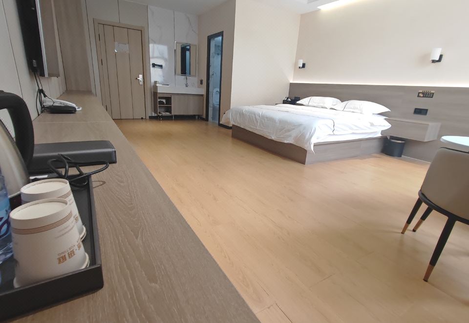 shang-ju-shang-wu-jiu-dian, Hanggin Rear Banner: precios y opiniones 2024