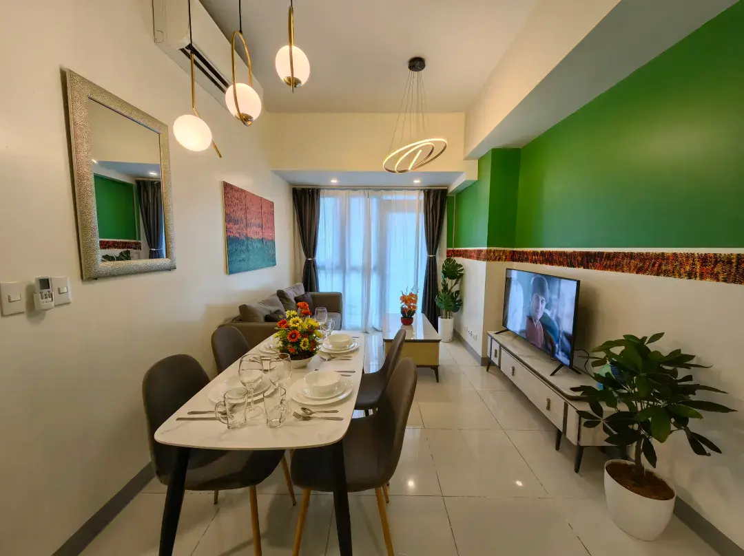 2br Uptown Bgc-22floor View And Near Mitsukoshi, Uptown Mall, And Restaurants - Taguig