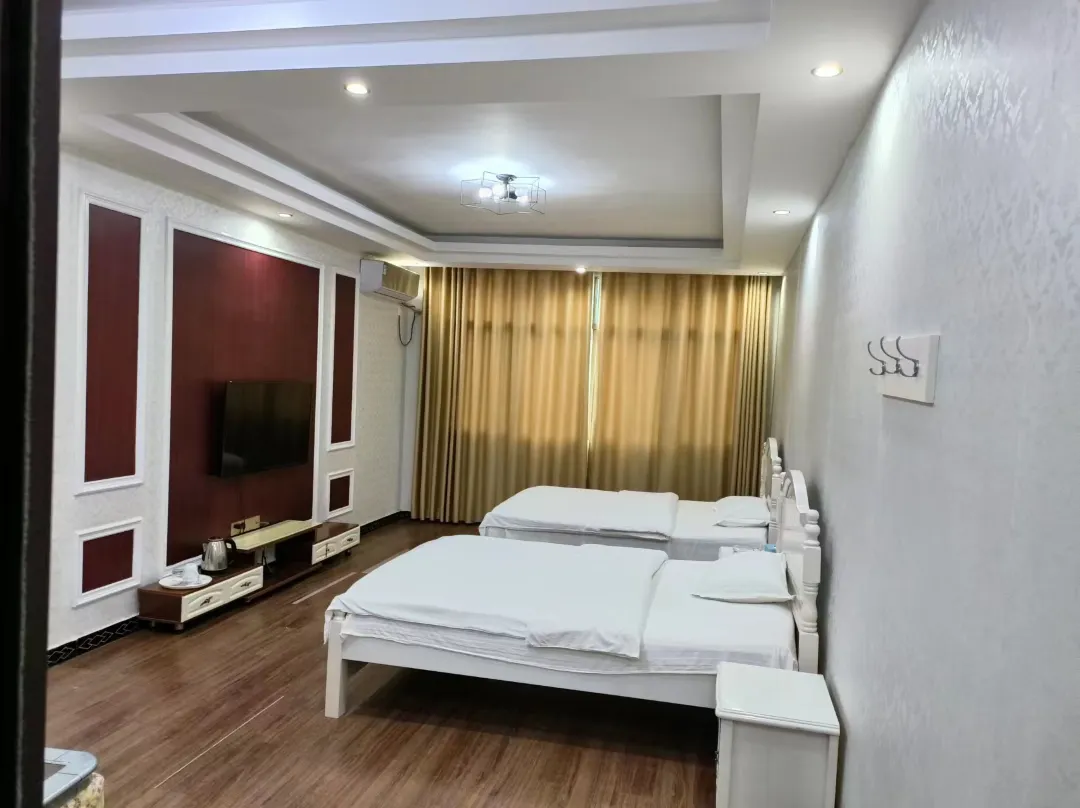 Shiqi Rongxiu Hotel - Tongren