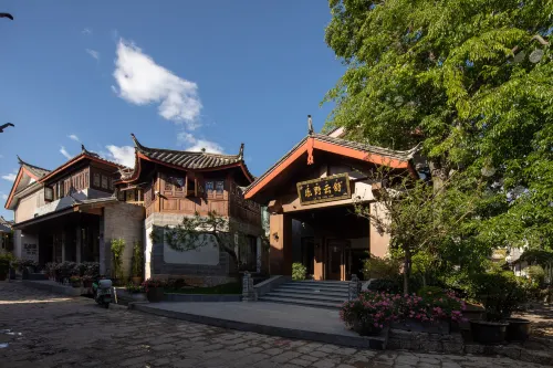 Leye｜The Mountain-View Luxury Terrace Hotel (at the Big Waterwheel)with ...