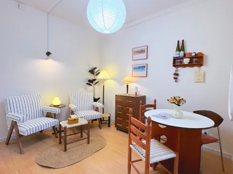 Vivi All-female Homestay ) - Hong Kong