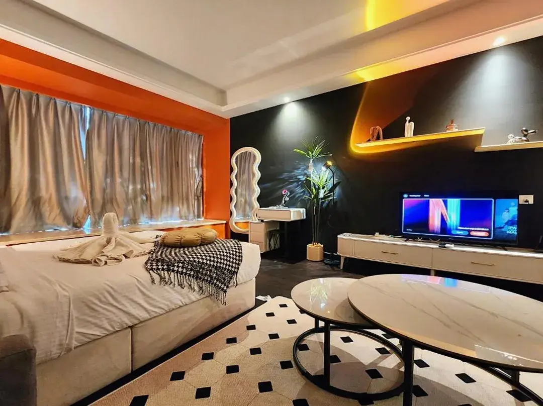 R&f Princess Cove Designer Suites By Neo - Woodlands