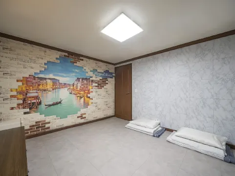 Gyeongju Royal - Gyeongju