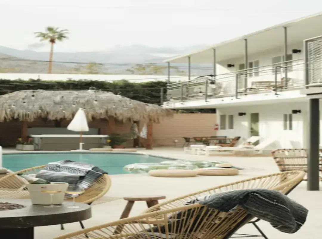 Luxury Suites With Private Amenities Palm Springs - Palm Springs, CA