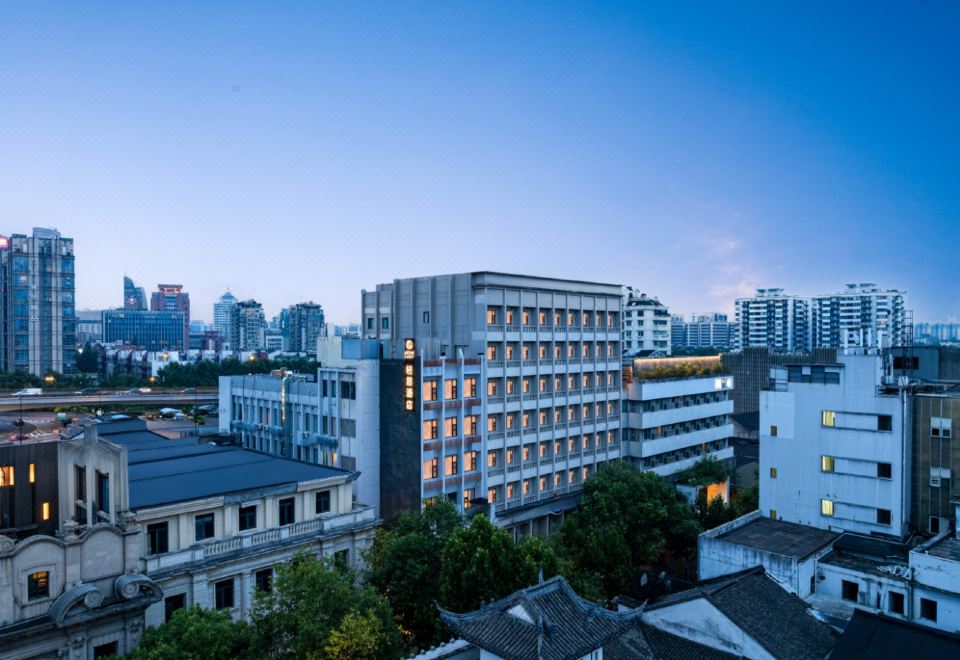 Hangzhou West Lake Southern Song Dynasty Yujie Light Hotel ...