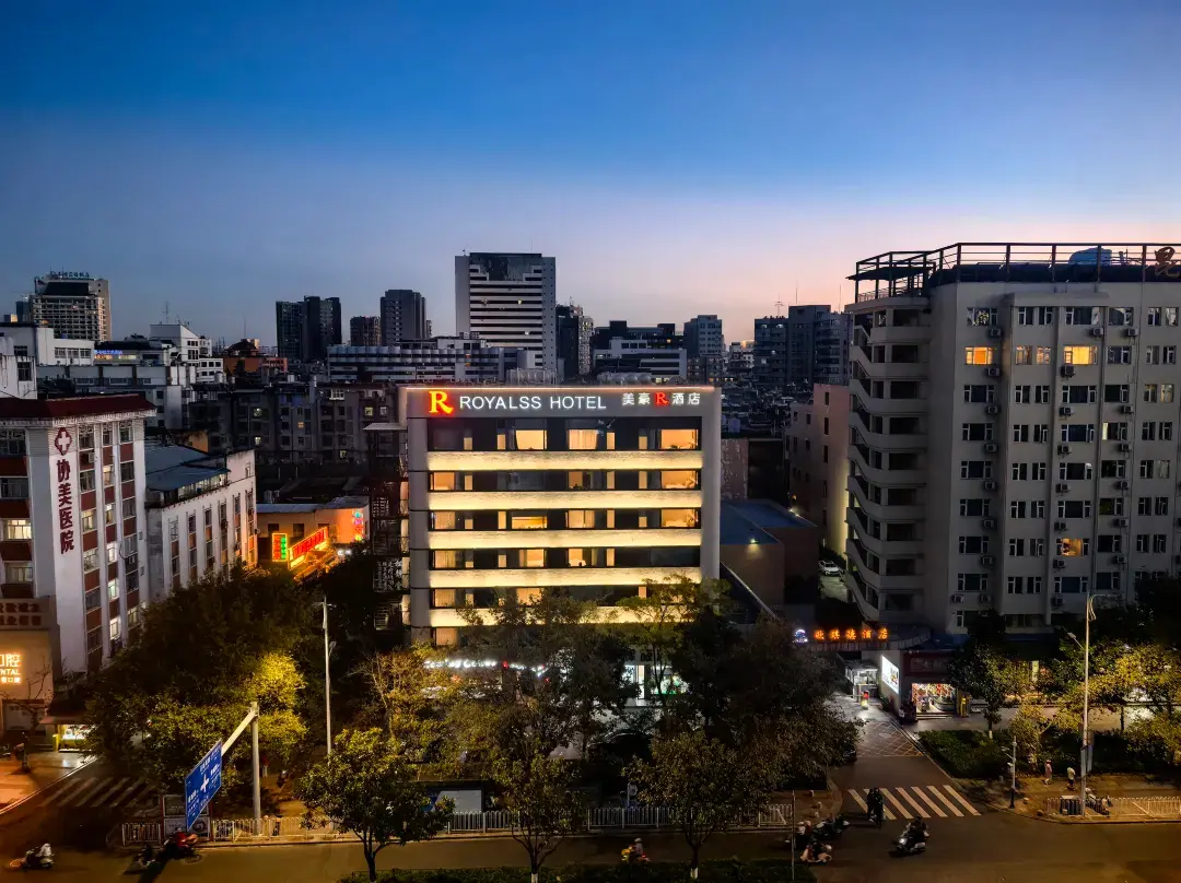 R Royalss Hotel - Kunming