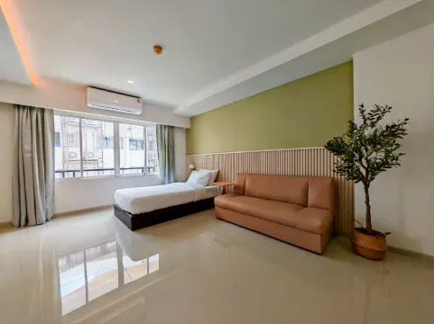 The Sleepy Place - Pa Tong